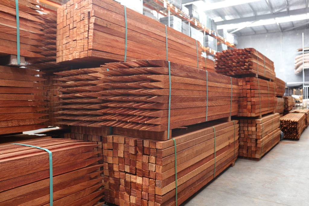 Hardwood Tree Stake 25mm x 25mm – StrataGreen